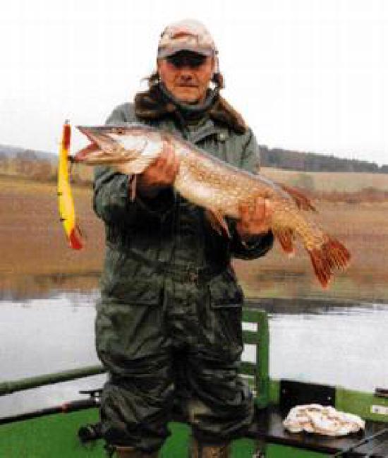 Hecht auf Riesen-Wobbler - RAUBFISCH